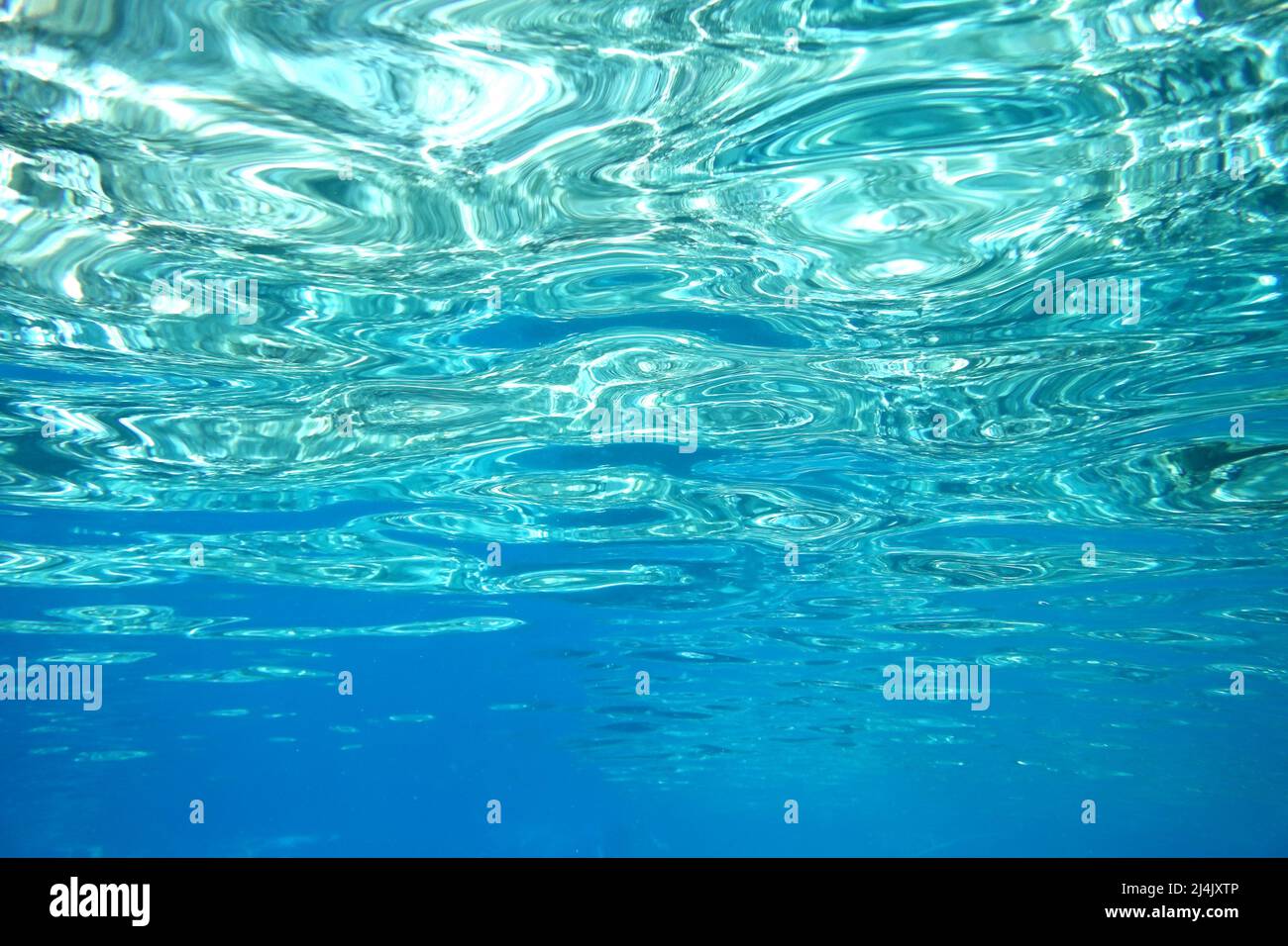 Underwater wave close up hi-res stock photography and images - Alamy