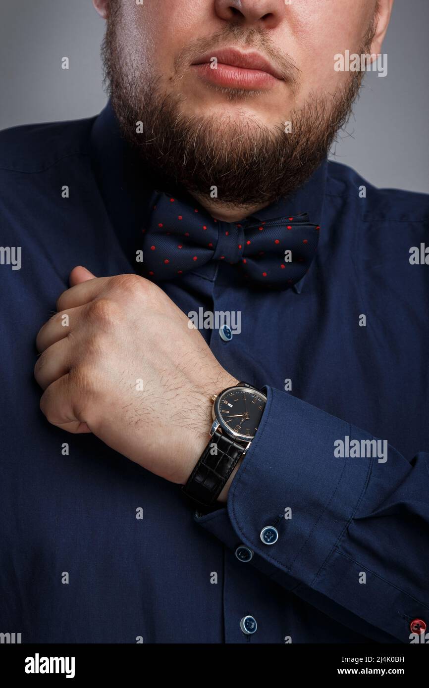 Man wearing bow tie hi-res stock photography and images - Alamy