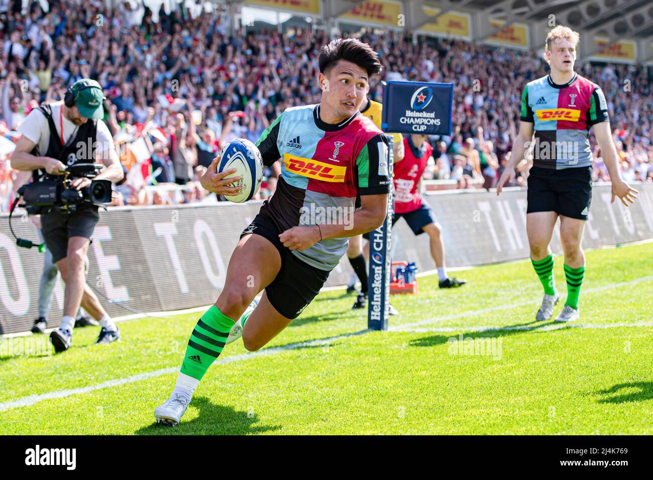 Marcus smith rugby hi-res stock photography and images - Alamy