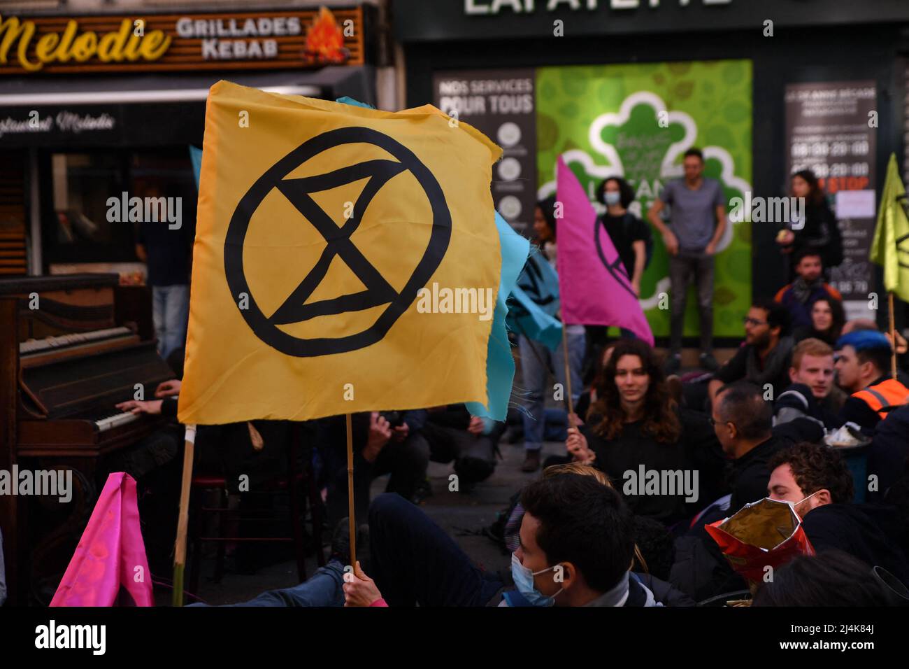 The inevitable Rebellion. Action of occupation of the district ...