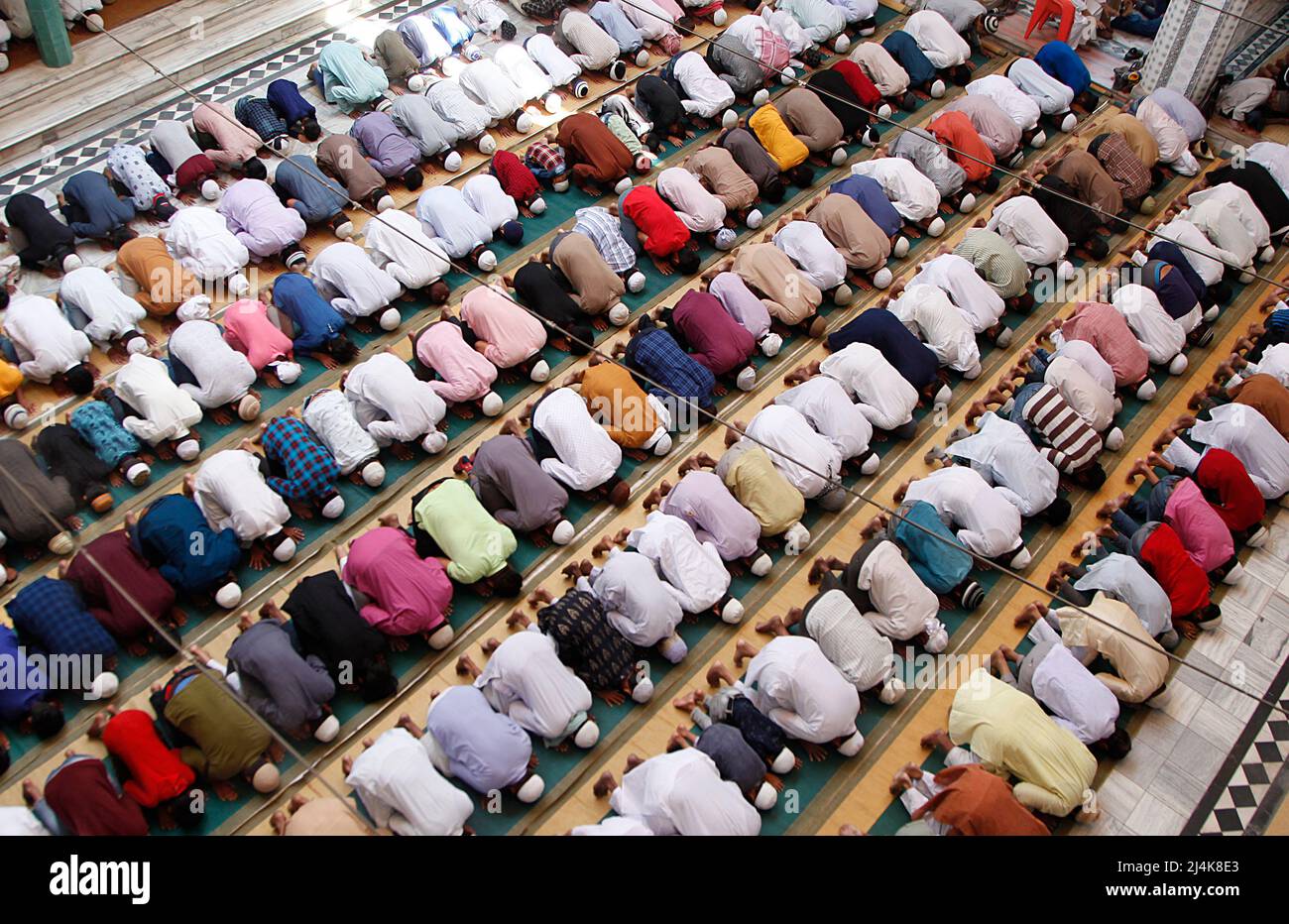 Indian Muslims offer namaz on the first friday of holy month of Ramadan ...