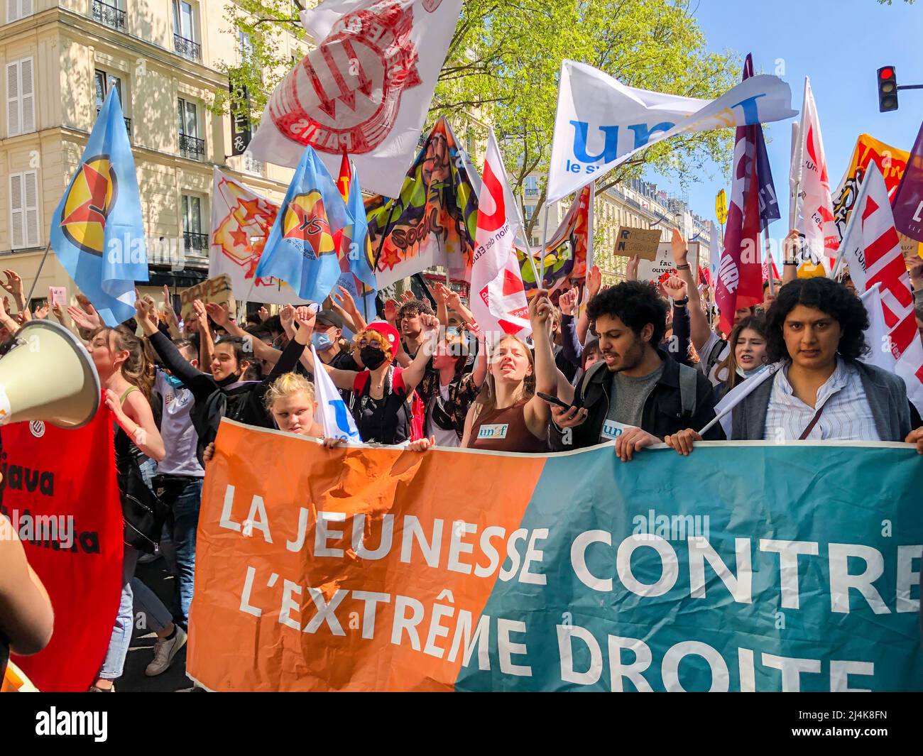 People demonstrating with vote signs hi-res stock photography and ...