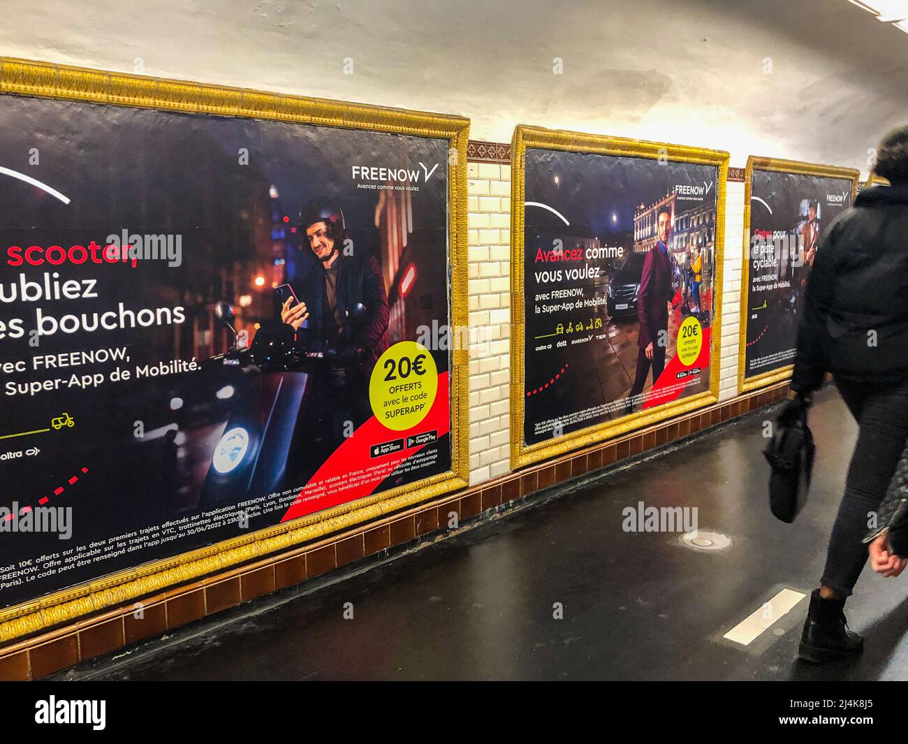 Paris theater advertisement hi-res stock photography and images - Alamy