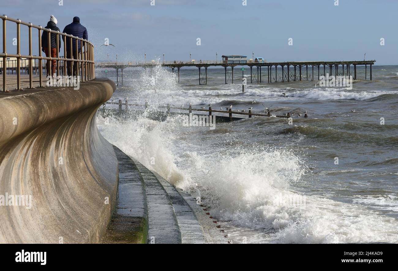 Recurve sea wall hi-res stock photography and images - Alamy