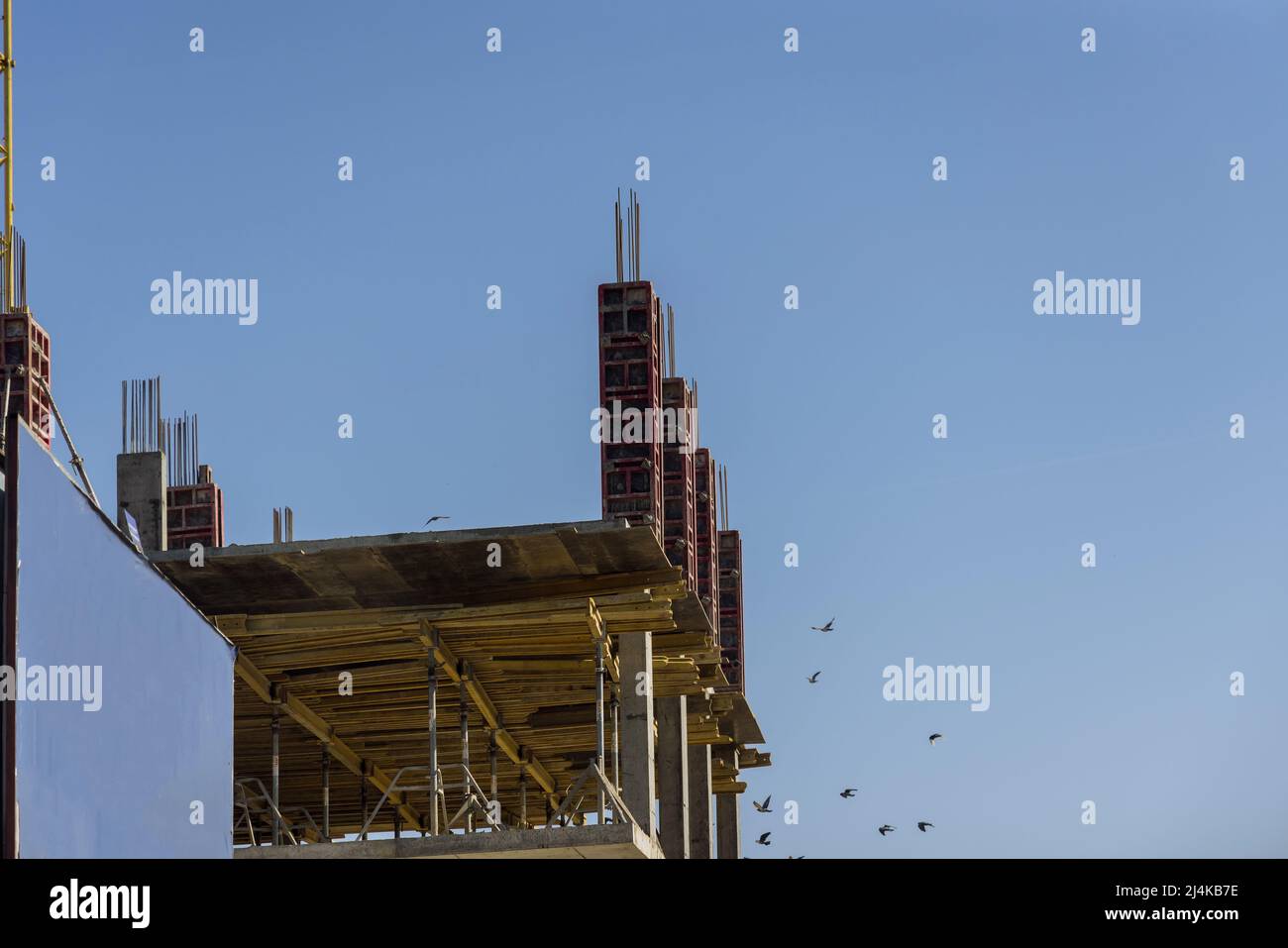 Tall unfinished high rise construction hi-res stock photography and images - Alamy