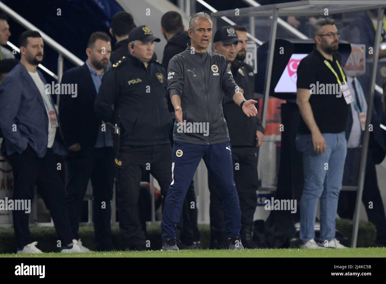 ISTANBUL - Fenerbahce SK trainer coach Ismail Kartal during the Turkish ...