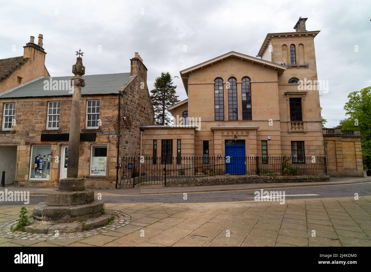 Elgin high street hi-res stock photography and images - Alamy