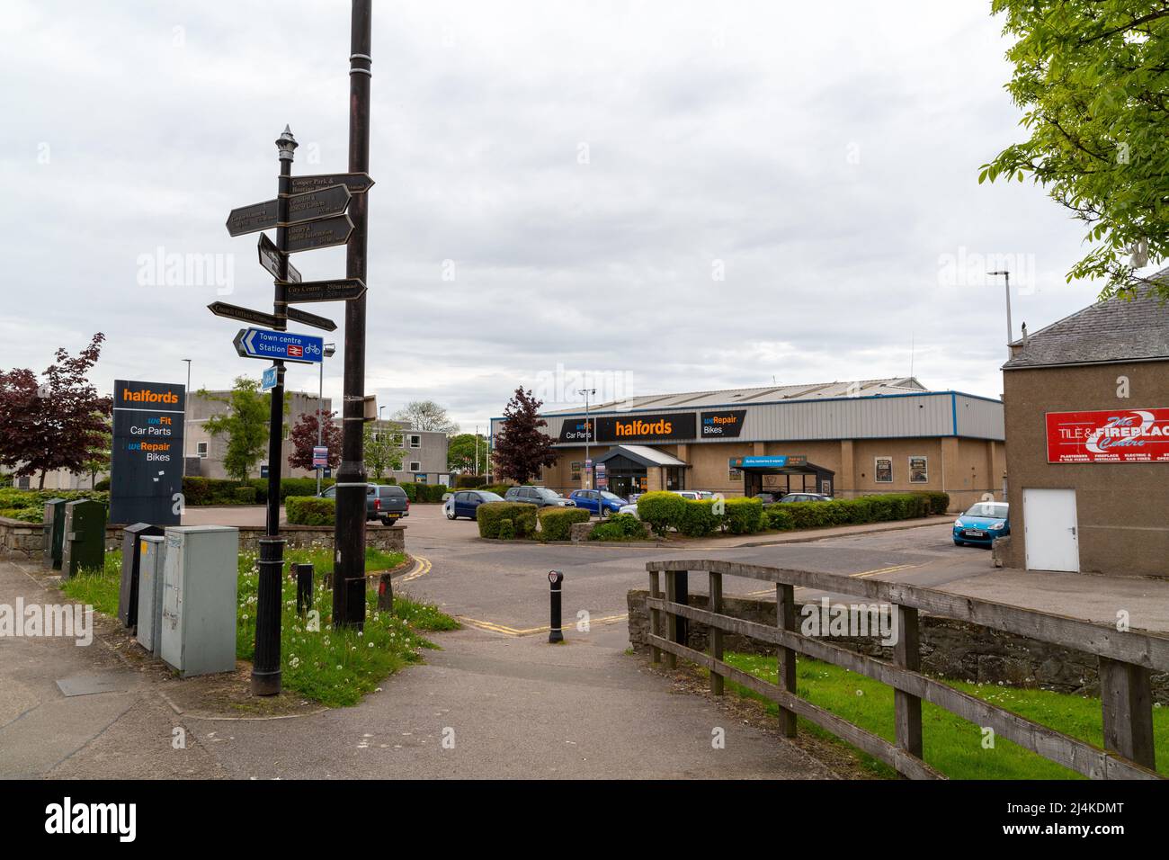 Elgin pub hi-res stock photography and images - Alamy