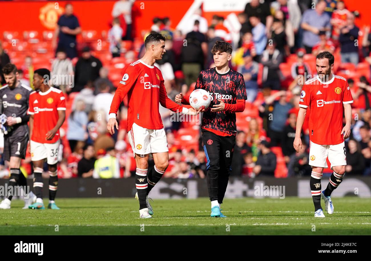 Manchester uniteds cristiano ronaldo hands hi-res stock photography and ...