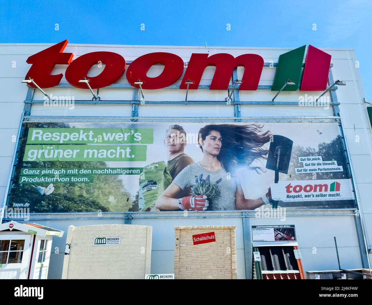 Neumuenster, Germany - 16. April 2022: Logo of a Toom DIY store on a ...