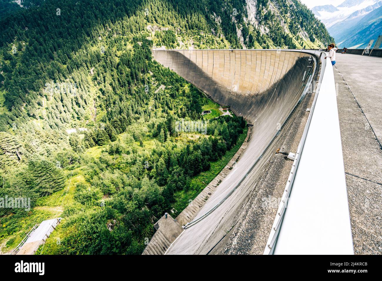 Schlegeisspeicher Wanderung zur Olperer Hütte Stock Photo - Alamy