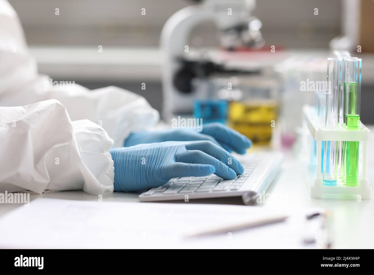 Laboratory analyst hi-res stock photography and images - Alamy