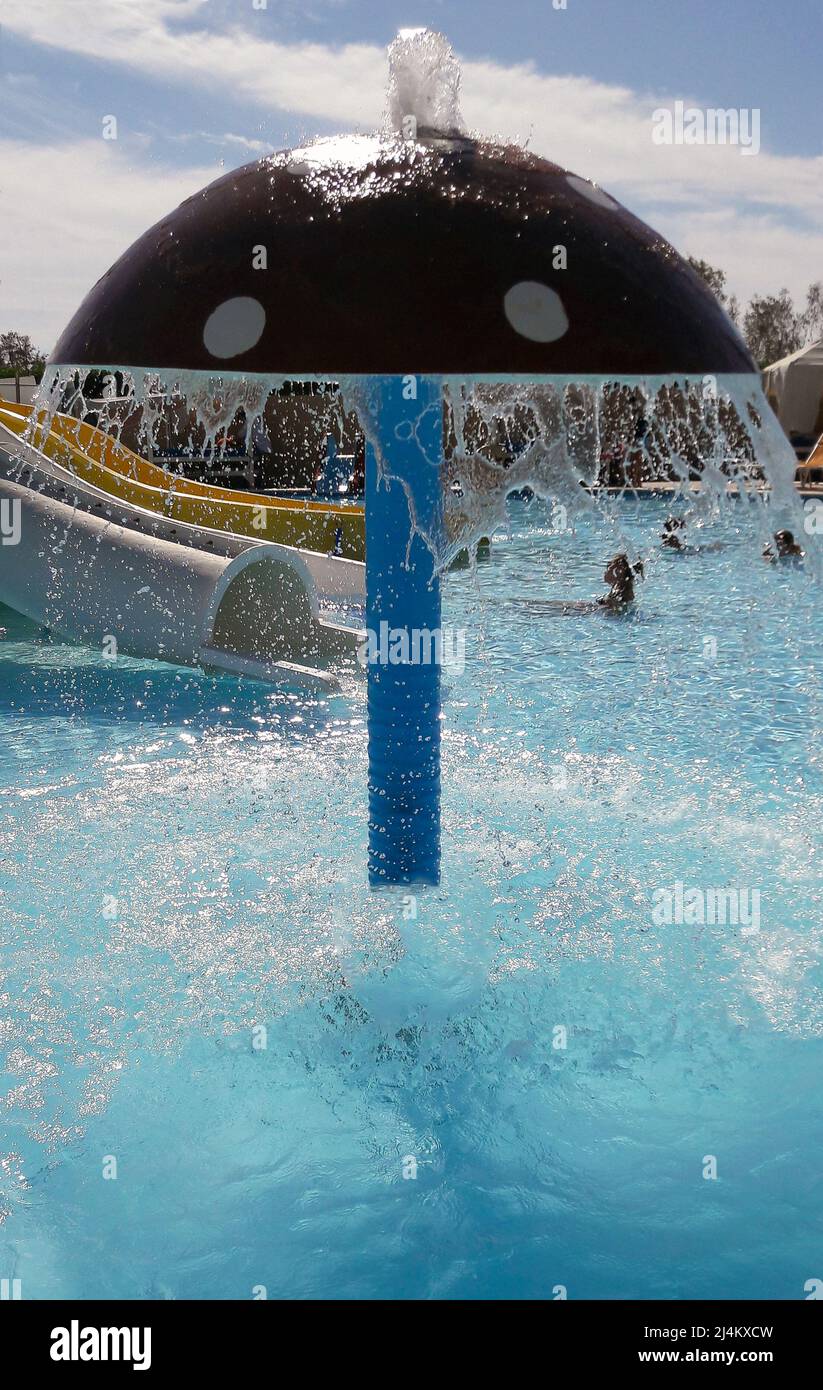 Waterslides spray hi-res stock photography and images - Alamy
