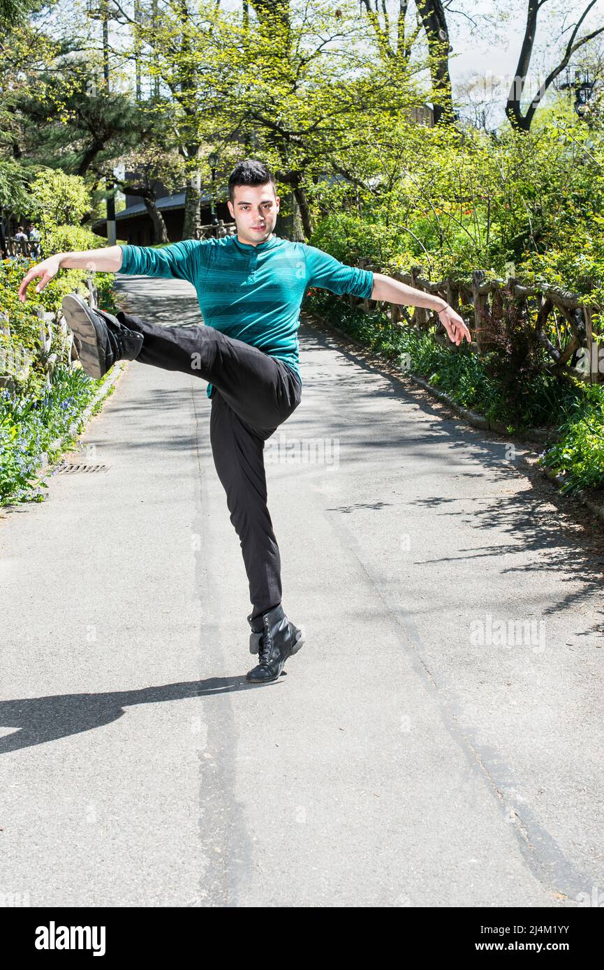 Arms and legs wood hi-res stock photography and images - Alamy