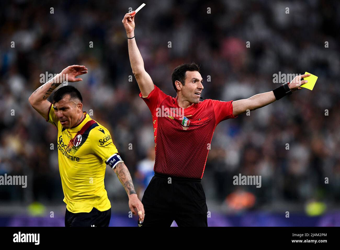 Gary medel red card hi-res stock photography and images - Alamy