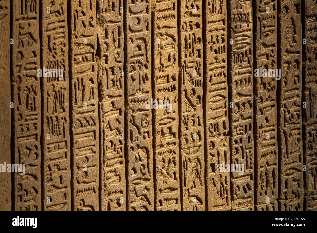 Egyptian hieroglyphics on pyramid hi-res stock photography and images ...
