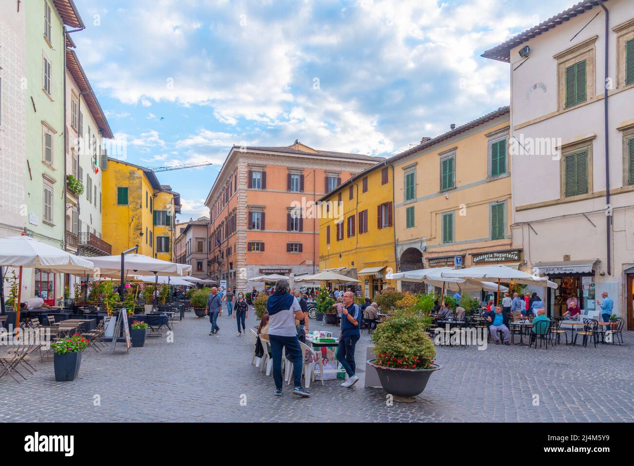 Spoleto old market square hi-res stock photography and images - Alamy