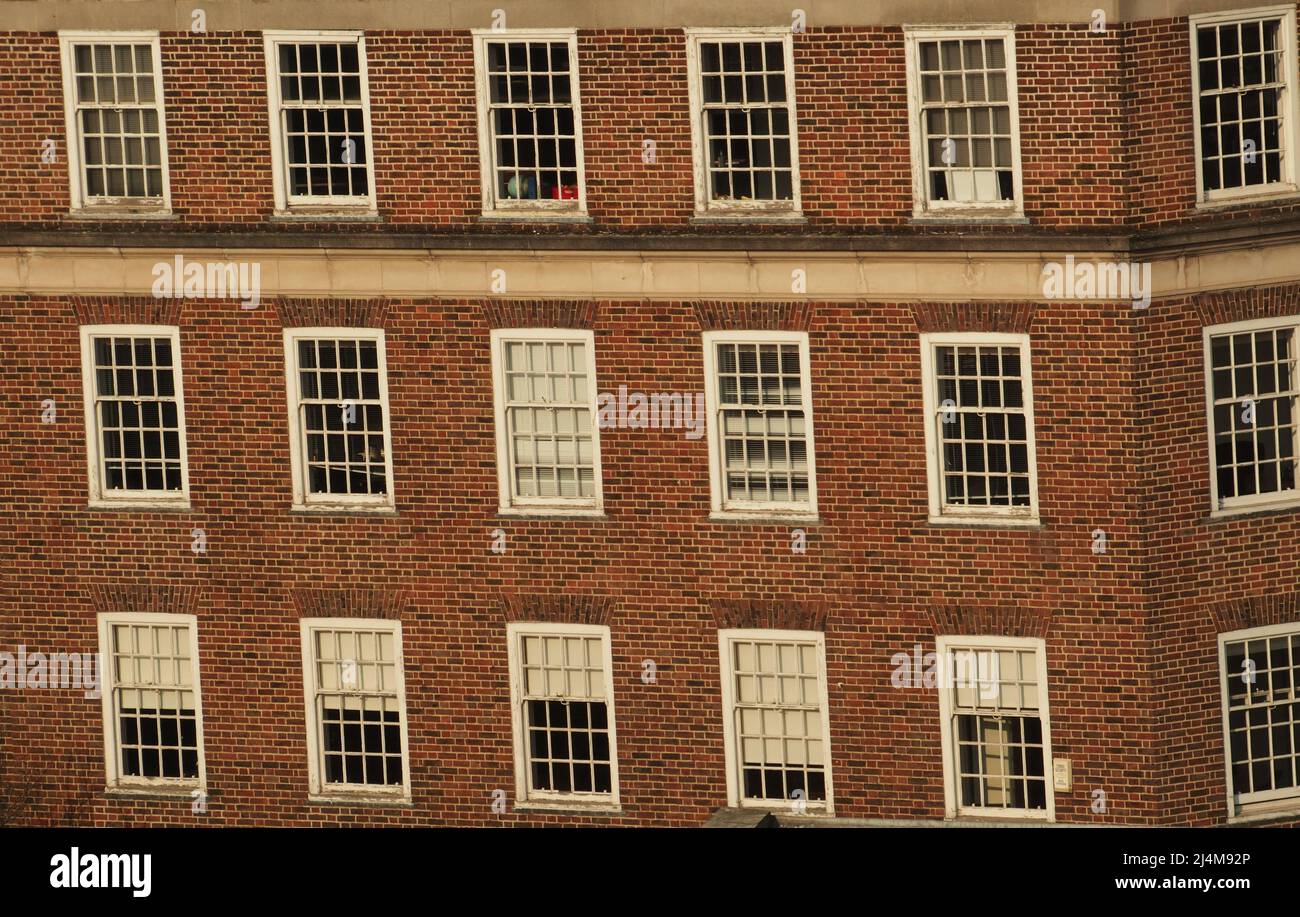 Sash windows hi-res stock photography and images - Alamy