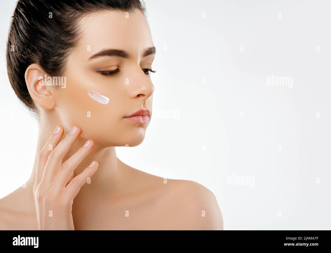 Beauty Face. Beautiful Woman With Natural Makeup. Closeup Portrait Of ...