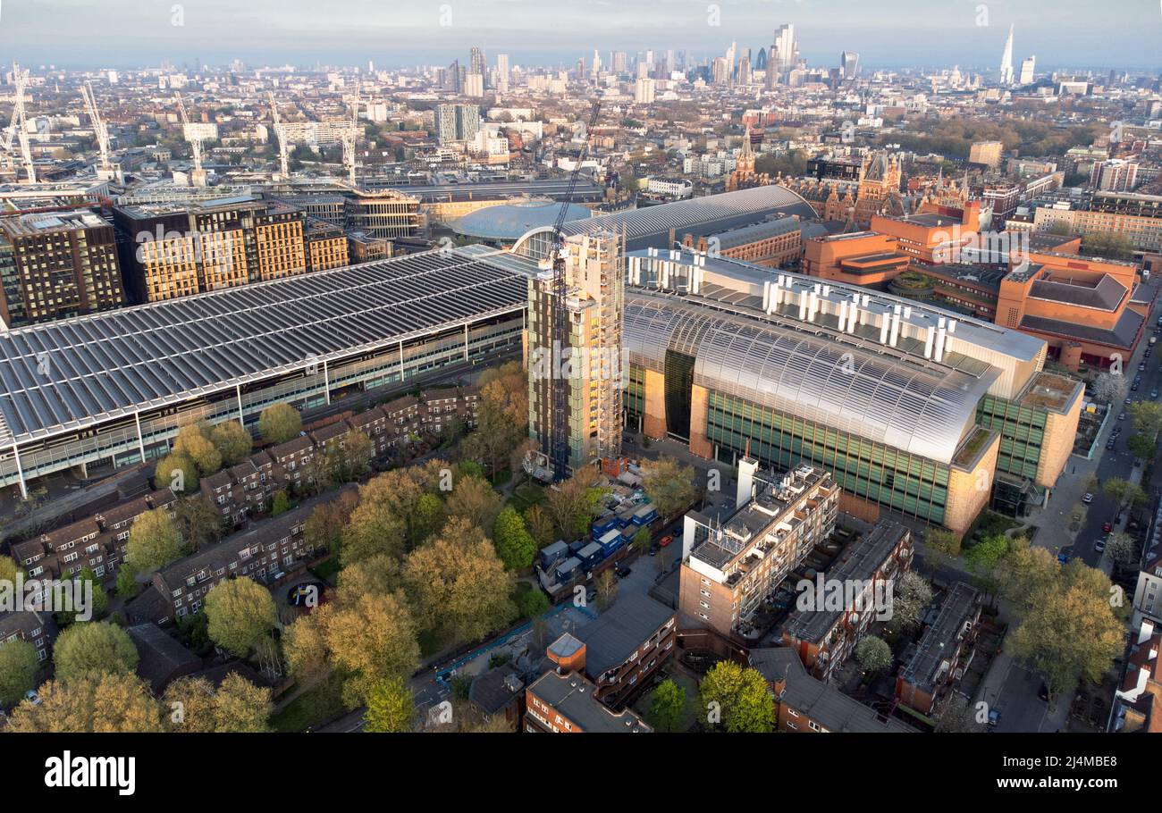 Francis Crick Institute and St Pancras International train station ...