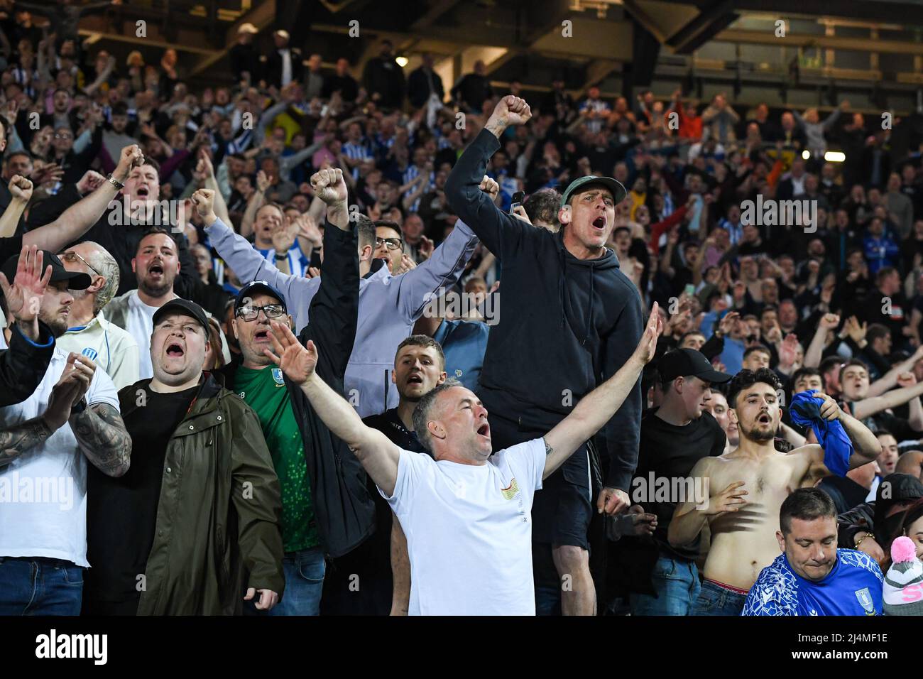 Mk dons sky fan hi-res stock photography and images - Alamy