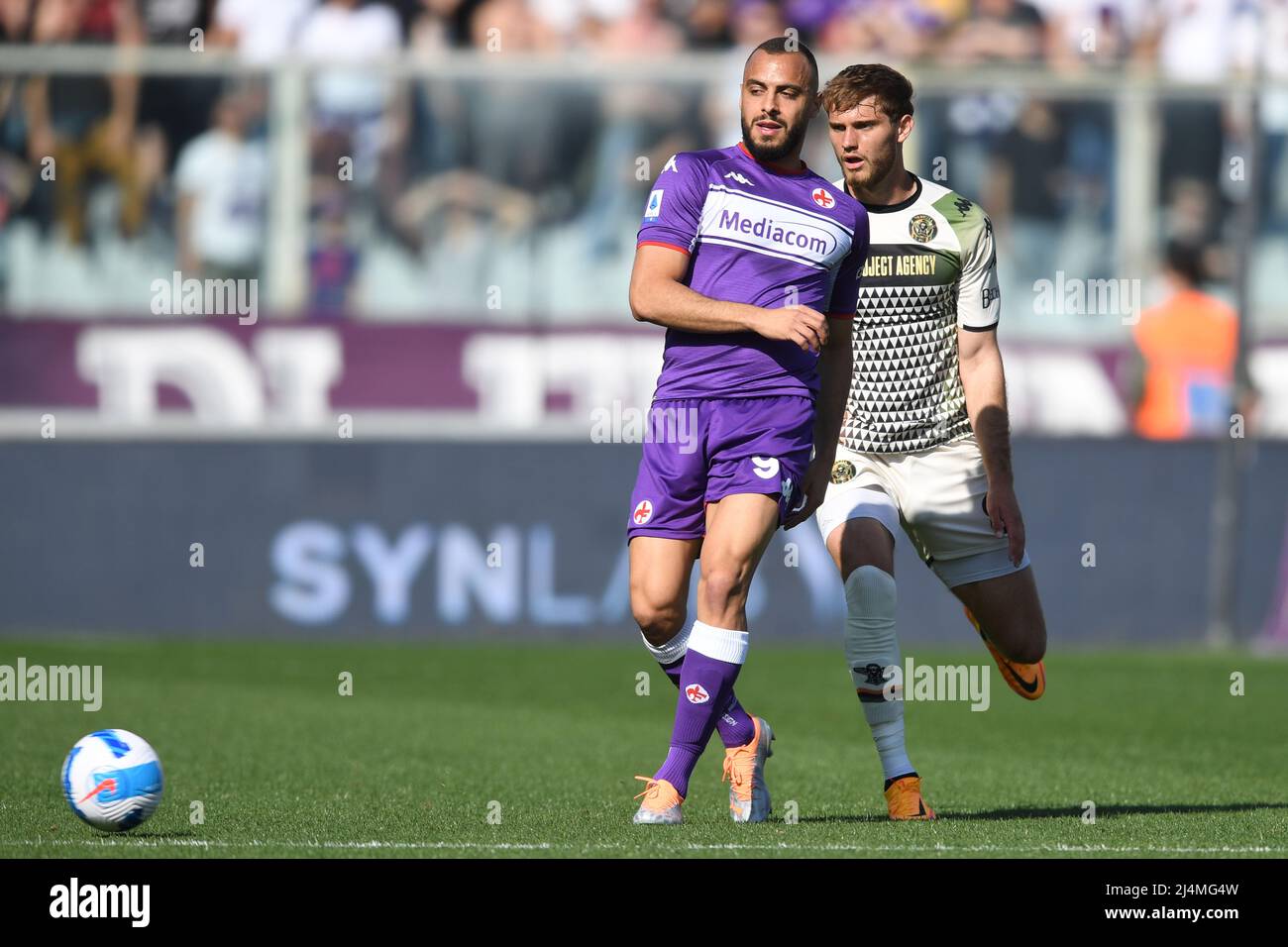 Arthur Cabral (Fiorentina)Tanner Tessmann (Venezia) during the Italian ...