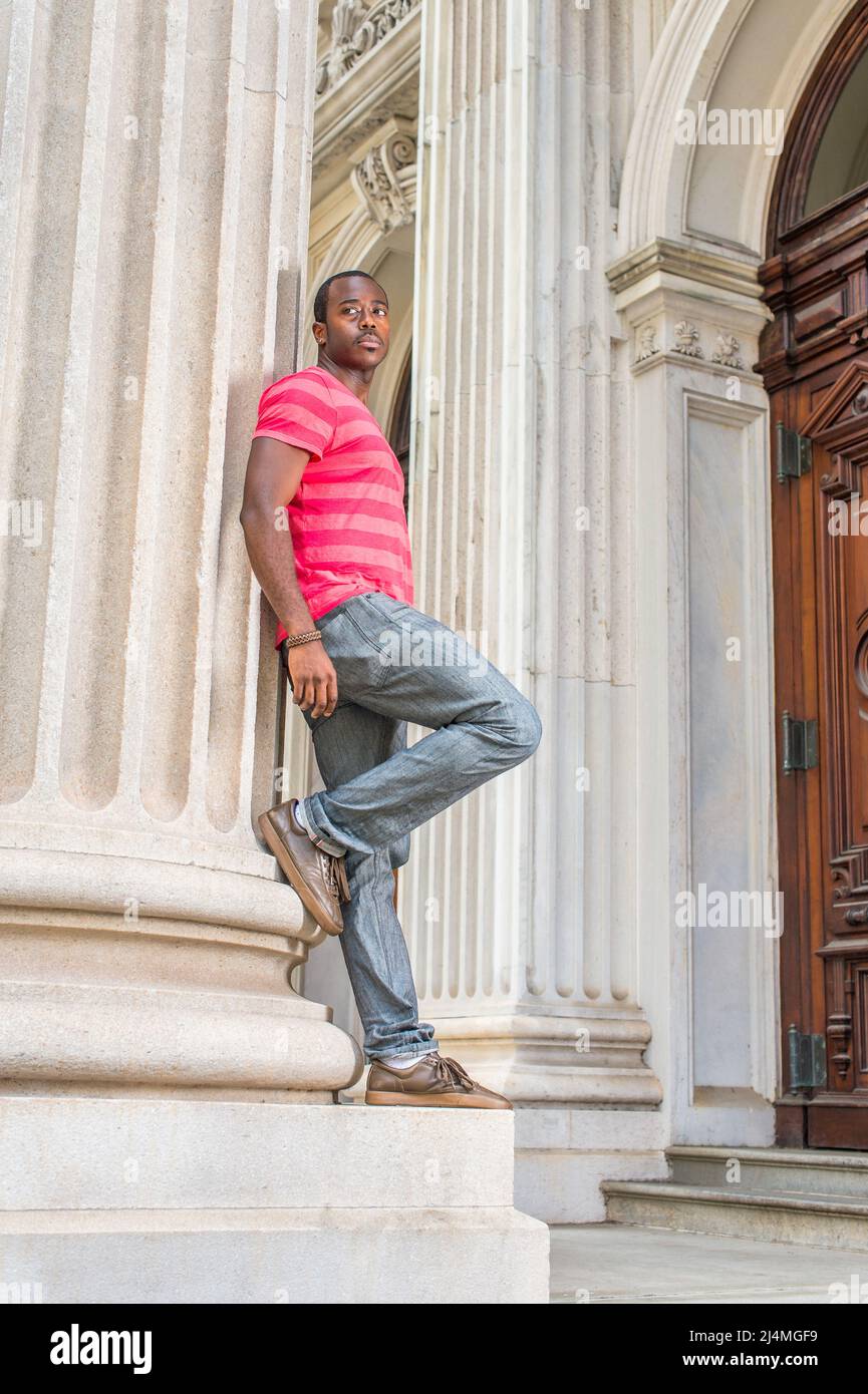 Graduate student pillar hi-res stock photography and images - Alamy
