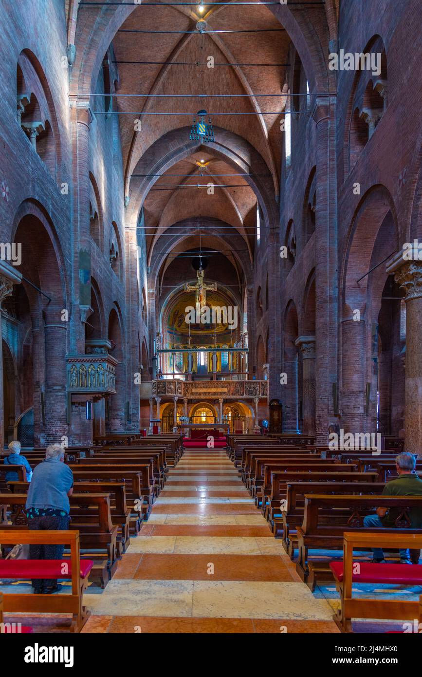 Cathedral modena interior hi-res stock photography and images - Alamy