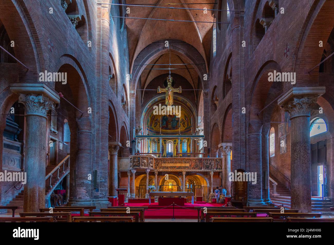 Modena cathedral interior hi-res stock photography and images - Alamy