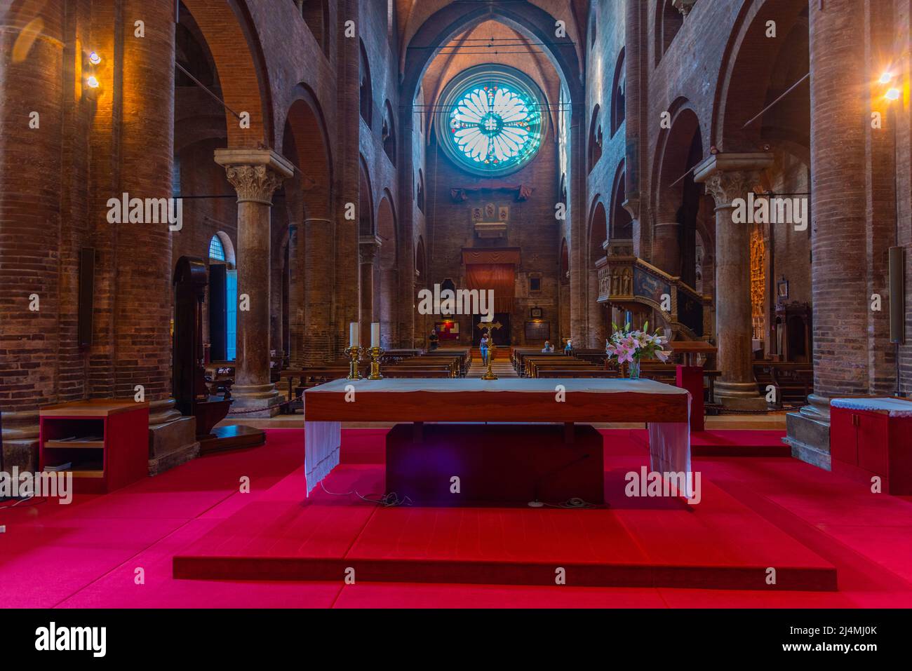 Cathedral modena interior hi-res stock photography and images - Alamy