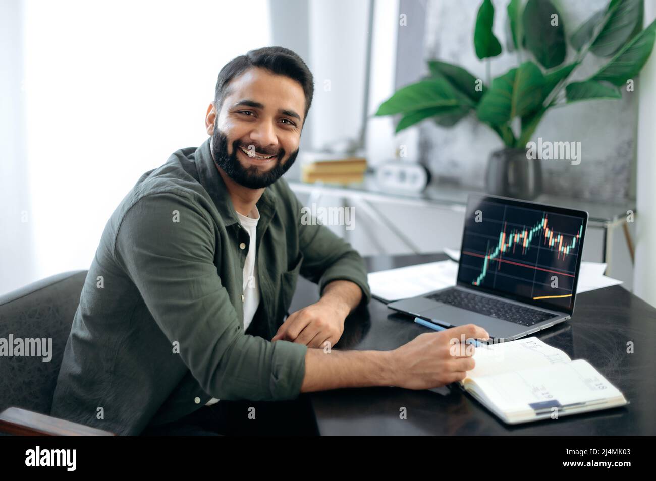 Friendly dynamic hi-res stock photography and images - Alamy
