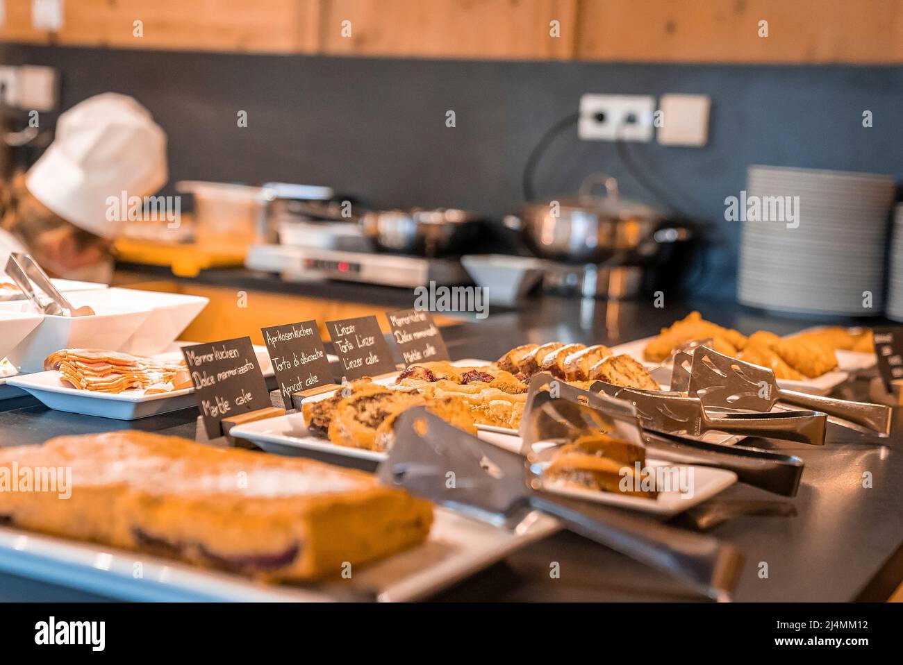 Assorted cake display hi-res stock photography and images - Alamy