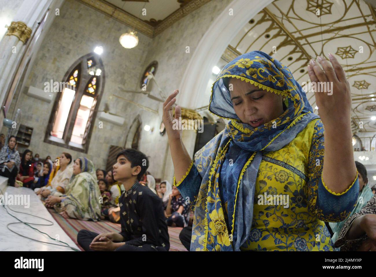 Lahore, Punjab, Pakistan. 15th Apr, 2022. Pakistani Christian devotees ...