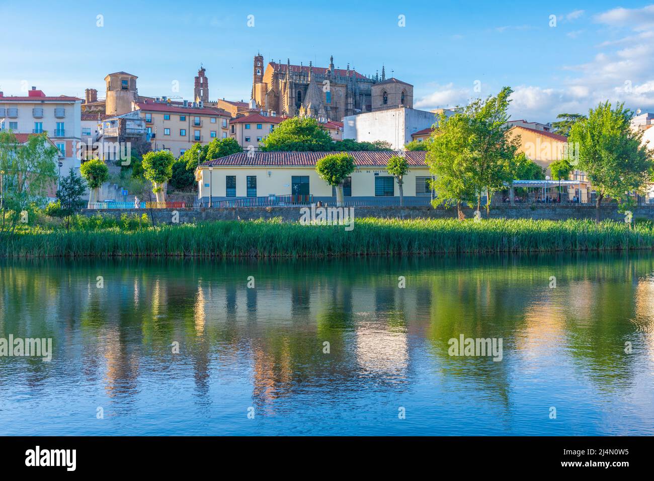 Cityscape of Spanish town Plasencia Stock Photo - Alamy