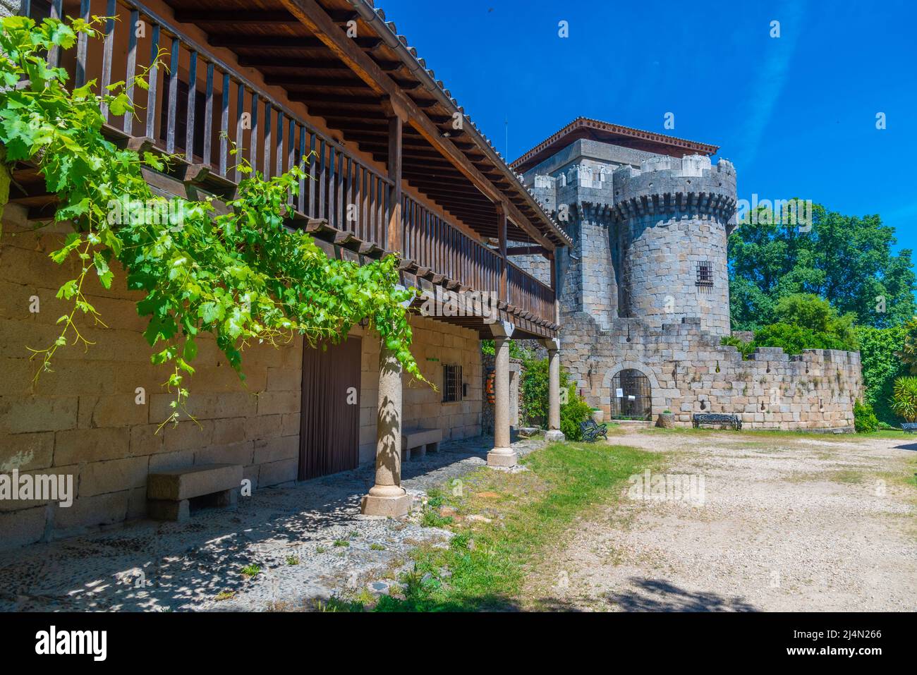 Alba castle at Granadilla village in Spain Stock Photo - Alamy