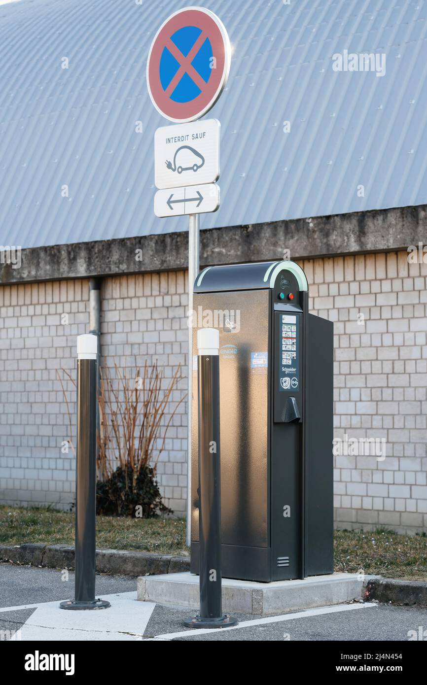 Strasbourg, France - Mar 8, 2022: Street sign for Electric cars only ...