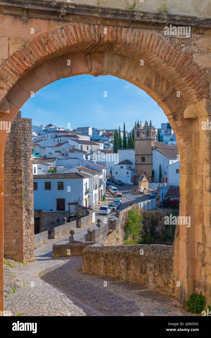 Looming over buildings hi-res stock photography and images - Alamy