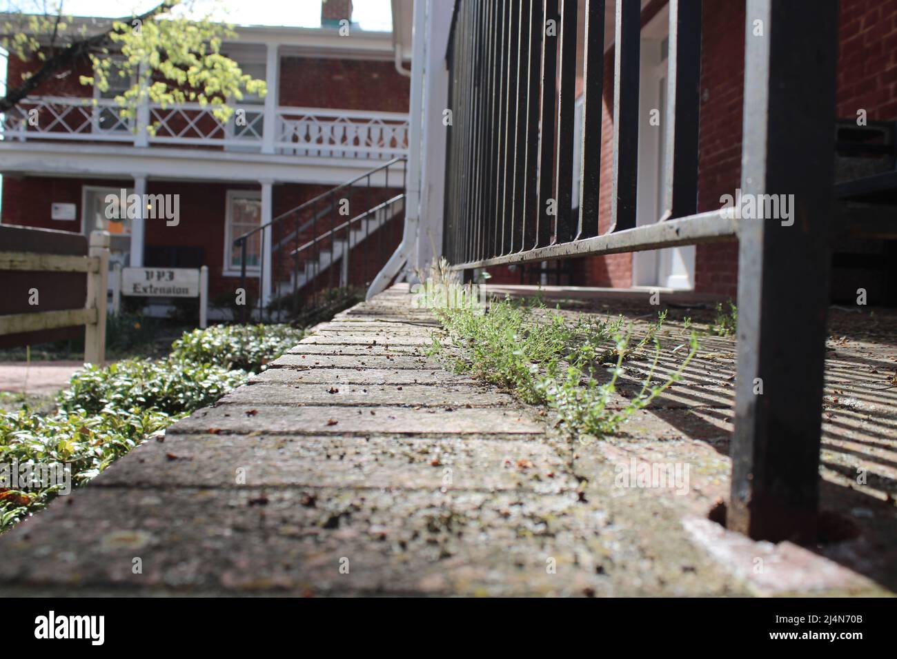 Battered brickwork hi-res stock photography and images - Alamy