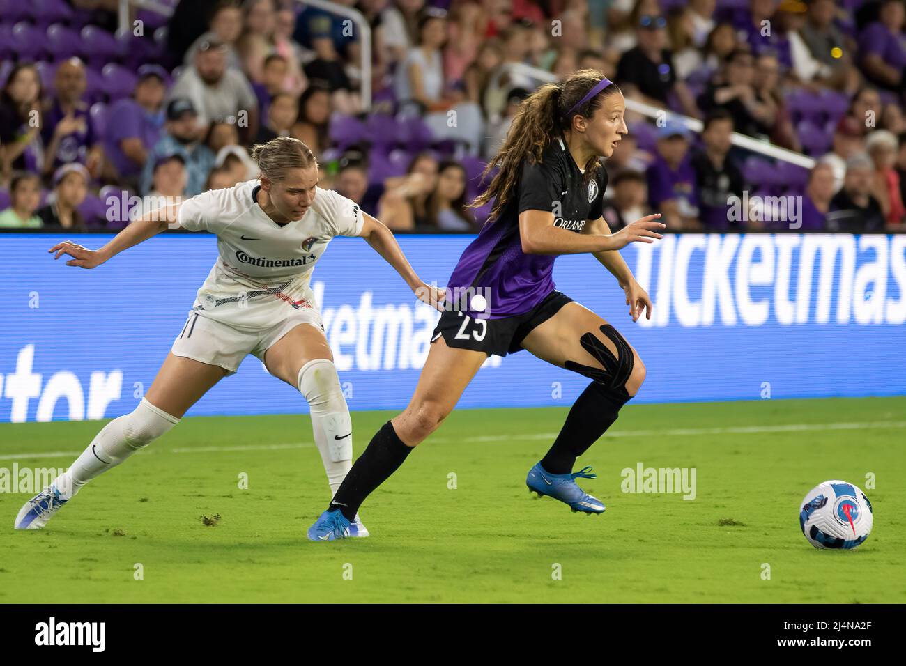 Orlando, United States. 16th Apr, 2022. Kerry Abello (25 Orlando Pride ...