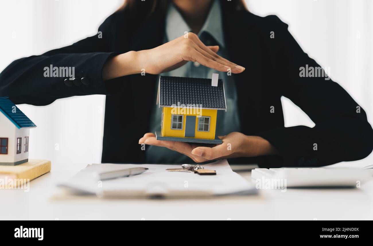 Real life model hi-res stock photography and images - Alamy