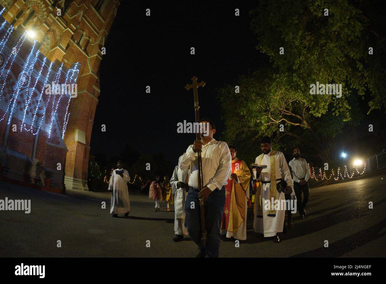 Lahore, Pakistan. 16th Apr, 2022. Pakistani large number of catholic ...