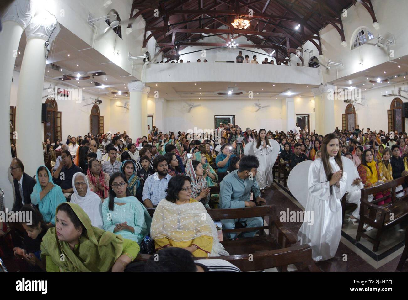 Lahore, Pakistan. 16th Apr, 2022. Pakistani large number of Catholic ...