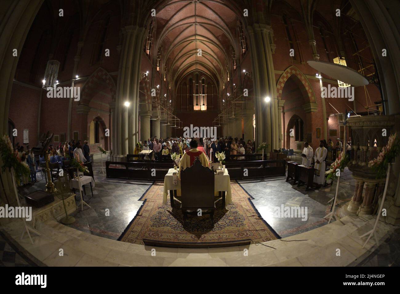 Lahore, Pakistan. 16th Apr, 2022. Pakistani large number of catholic ...