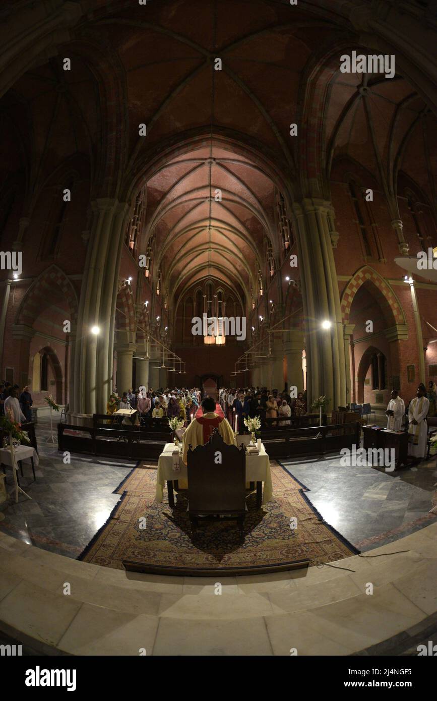 Lahore, Pakistan. 16th Apr, 2022. Pakistani large number of catholic ...