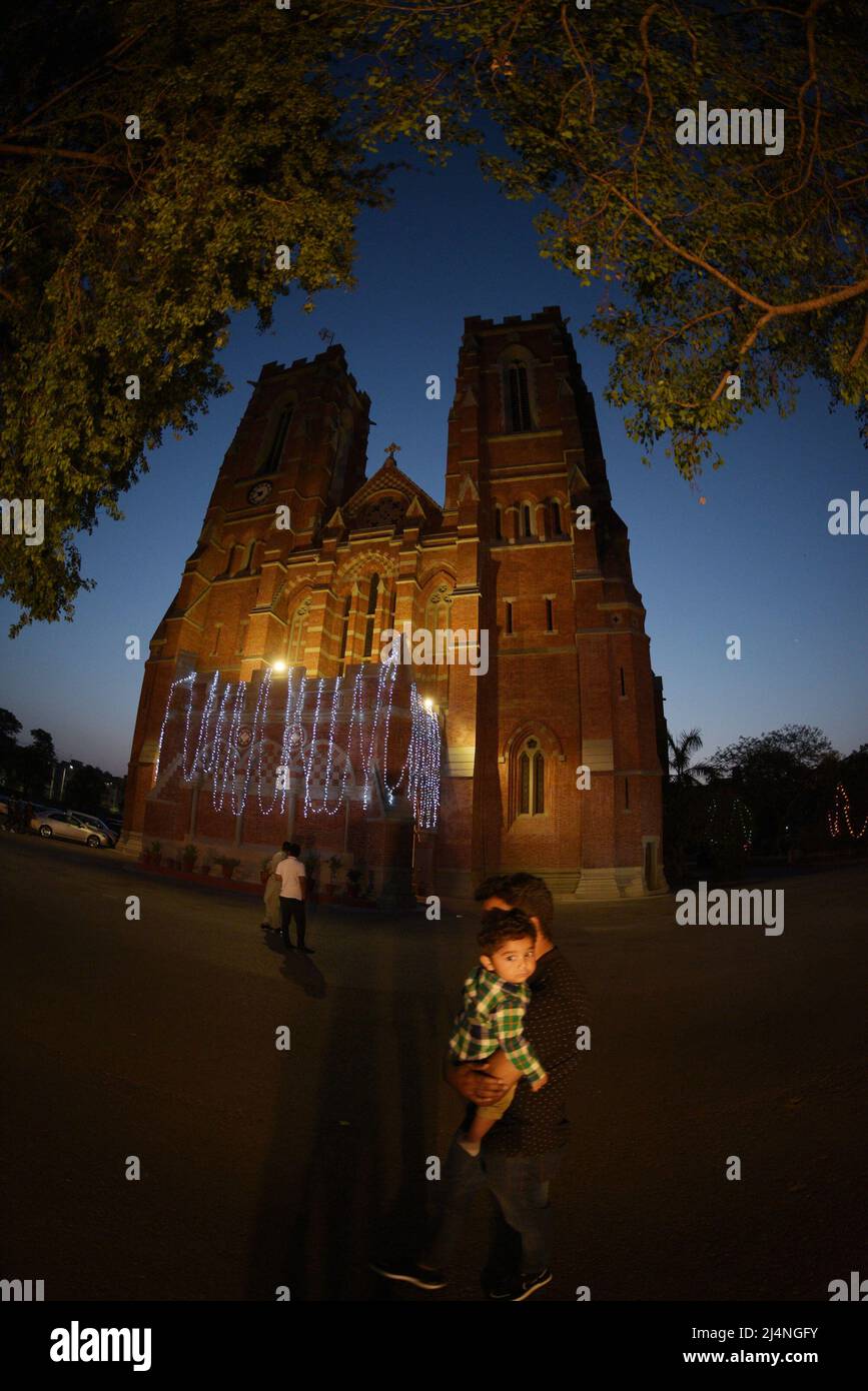 Lahore, Pakistan. 16th Apr, 2022. Pakistani large number of catholic ...