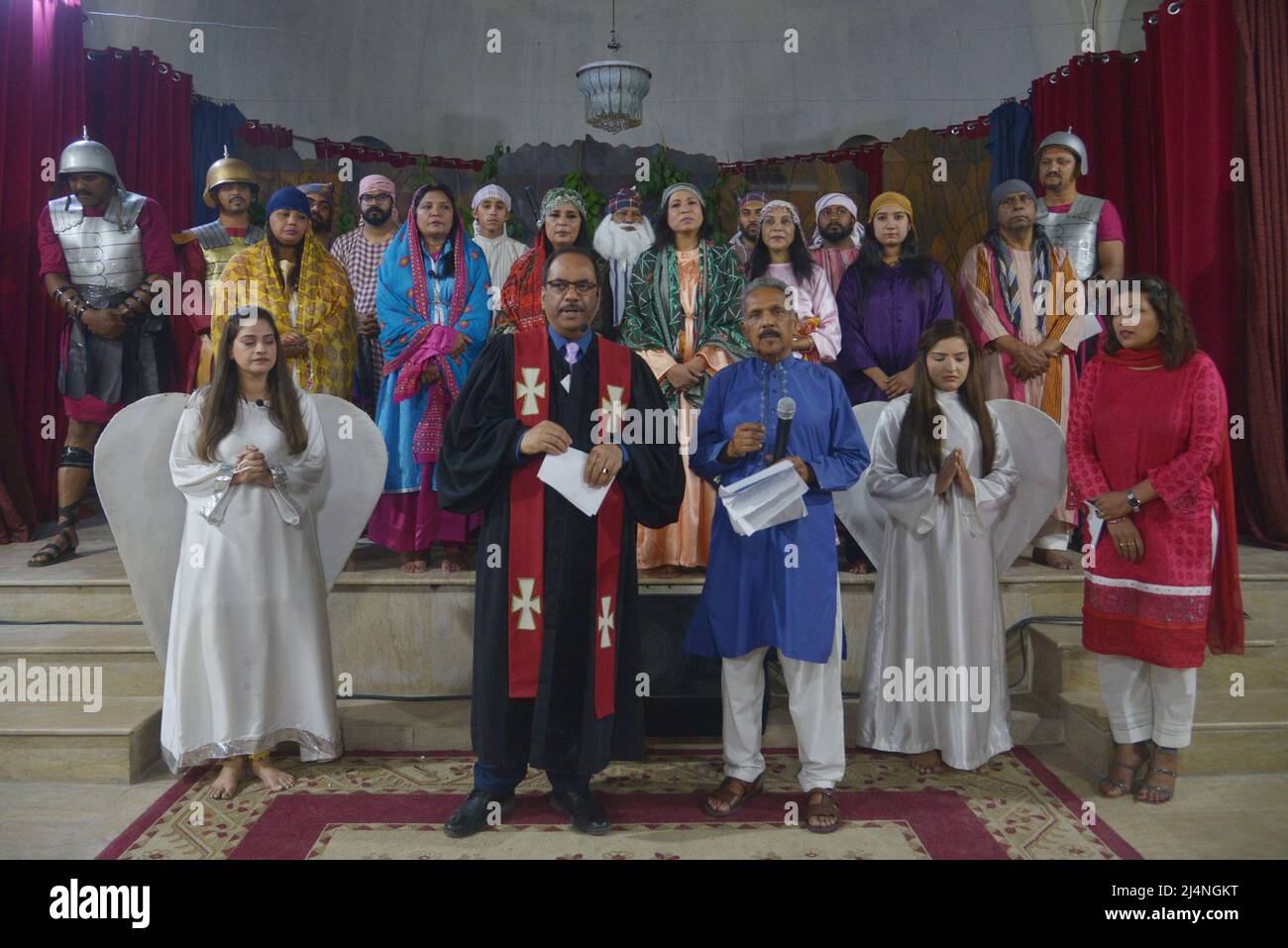 Lahore, Pakistan. 17th Apr, 2022. Pakistani large number of Catholic ...