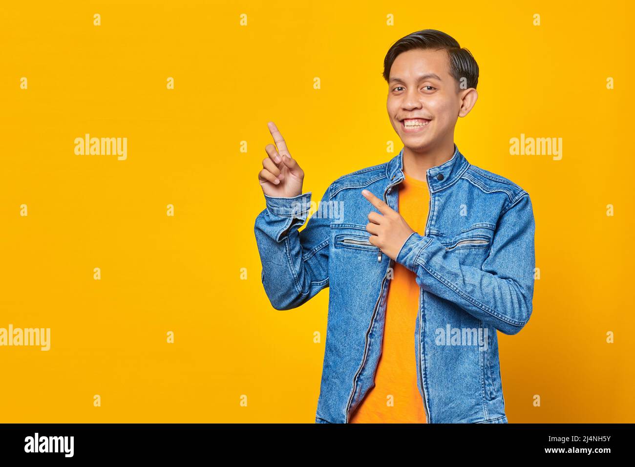 Two men pointing one man hi-res stock photography and images - Alamy