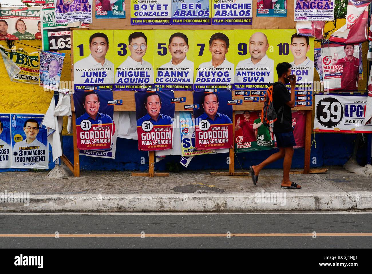Mandaluyong, Metro Manila, Philippines. 16th Apr, 2022. Philippine ...