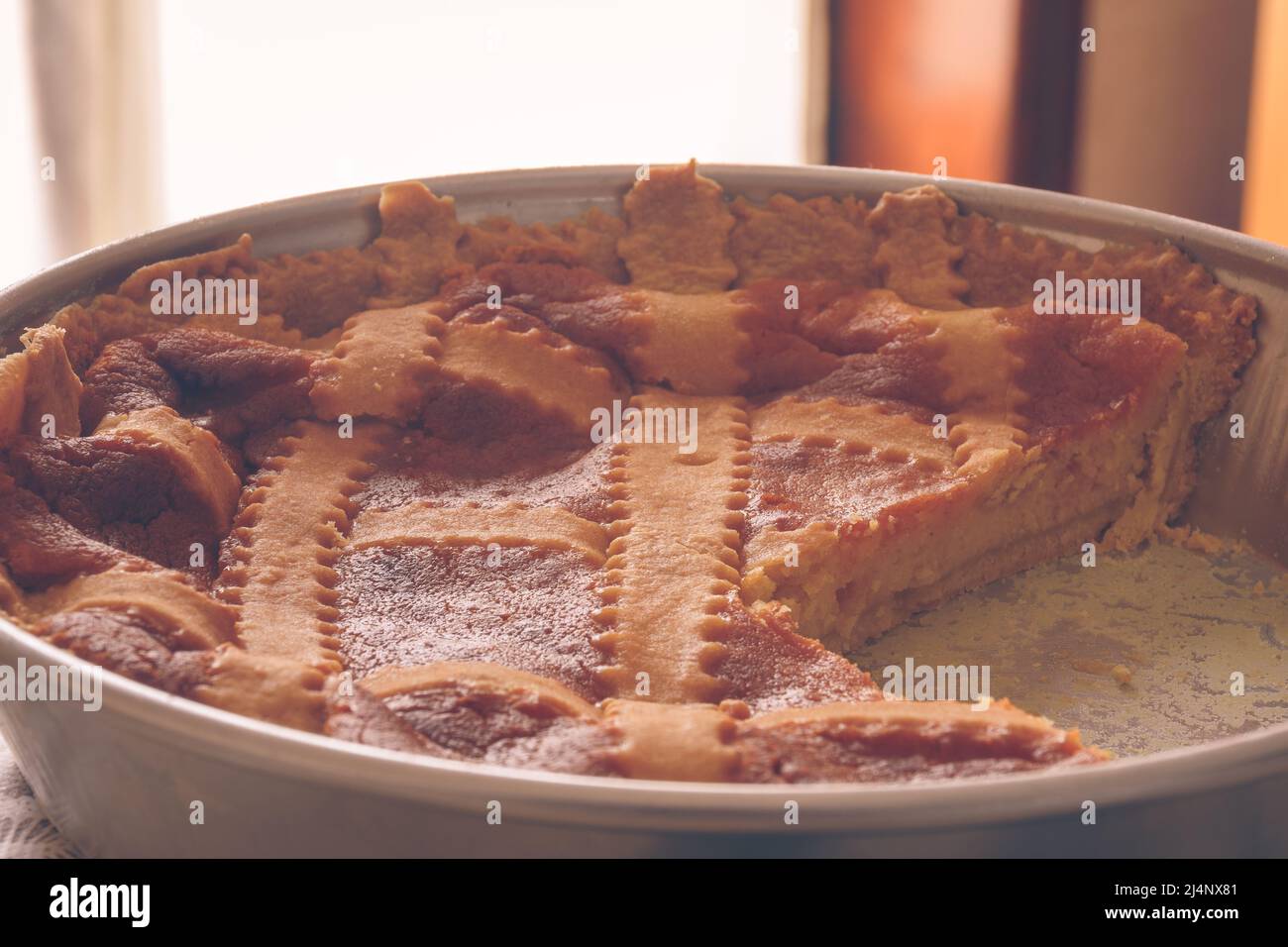 Neapolitan easter pie hi-res stock photography and images - Alamy