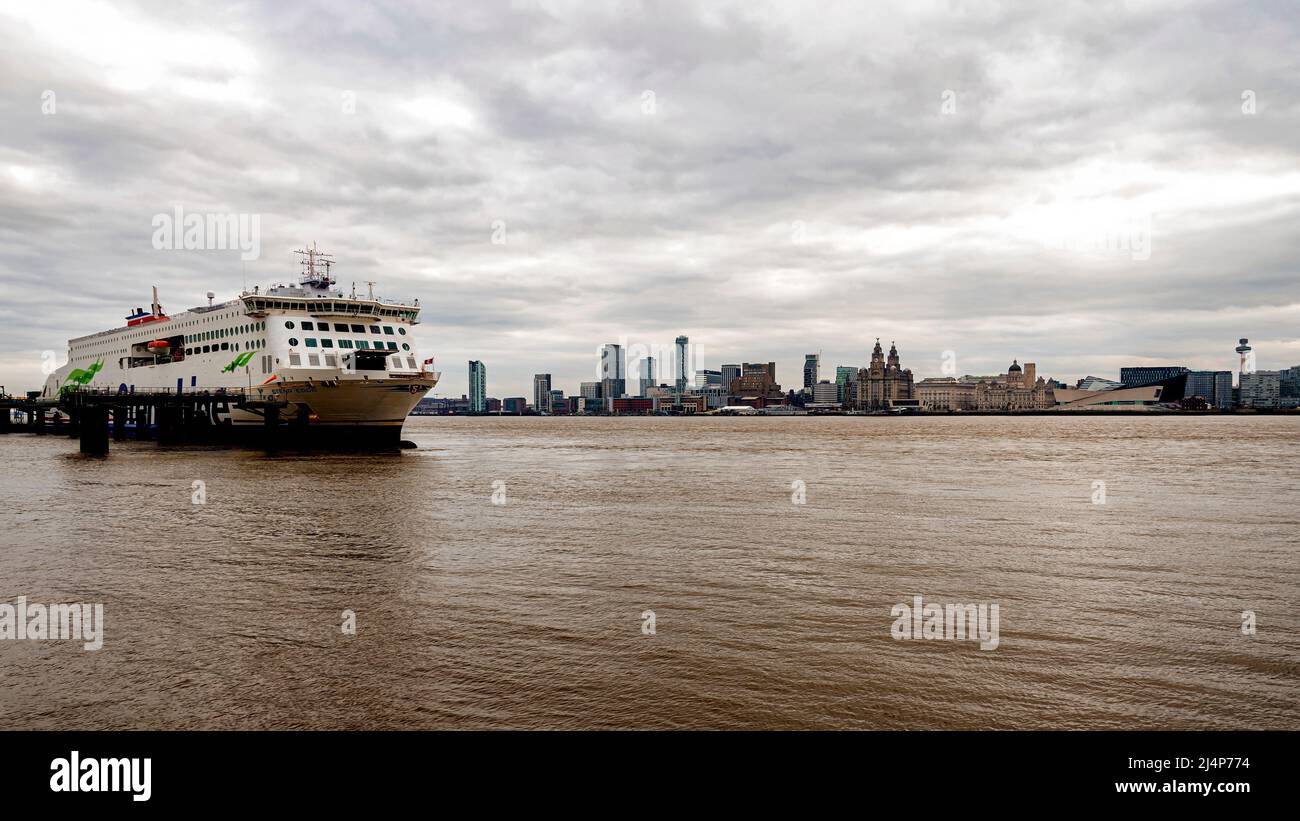 Liverpool waterfront and city skyline Stock Photo - Alamy